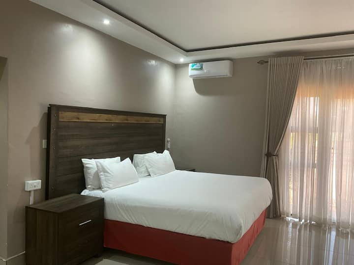 Whole Lodge - Zimbabwe