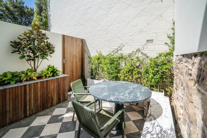 Luxury Paddington Terrace With Courtyard & Balcony - Manly
