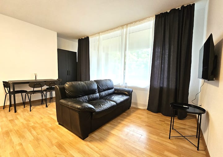 Schickes Und Großes Apartment Mit Balkon - Neuss