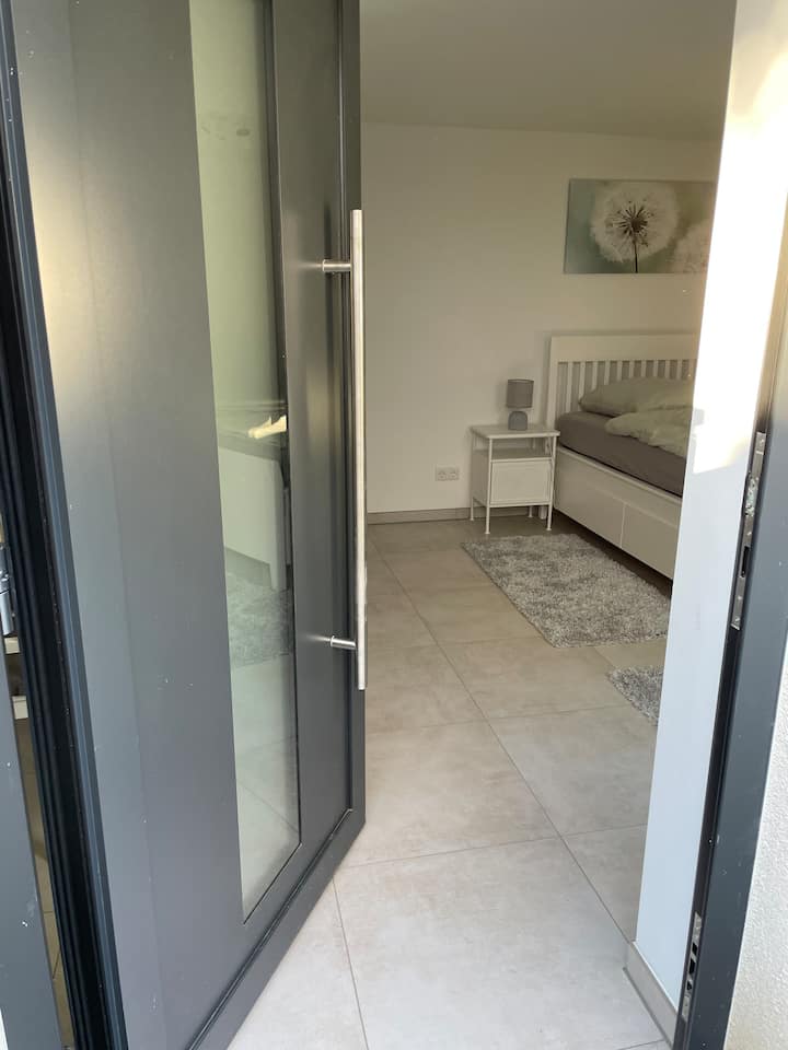 Helle, Moderne Einliegerwohnung Mit Terrasse - Pfungstadt