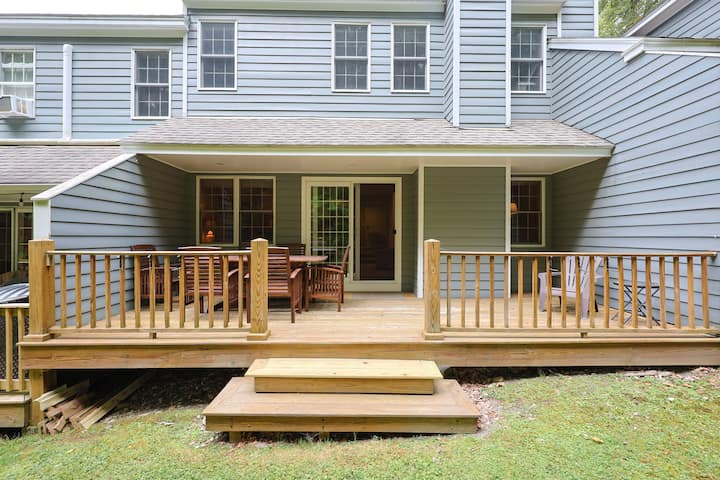 Jiminy Peak Slopeside Getaway • Ski & Adventure - Pontoosuc Lake, MA