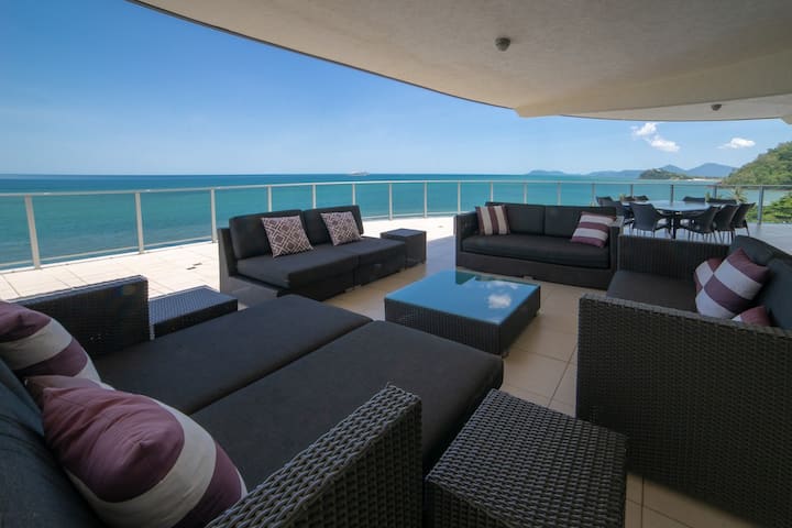 Luxury Penthouse At Trinity - Cairns