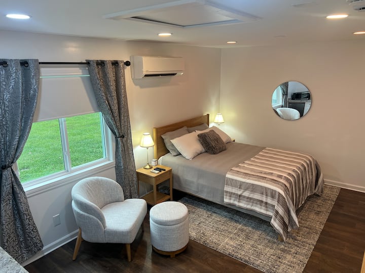 Step-free Private Studio W/ Walk-in Shower - Winston-Salem, NC