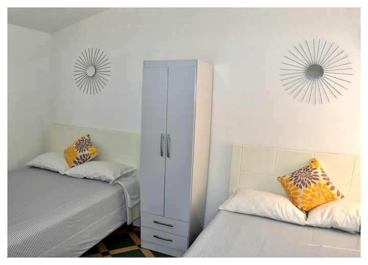 Hospedaje La Casa Blanca Habitación Cuádruple - サンタ