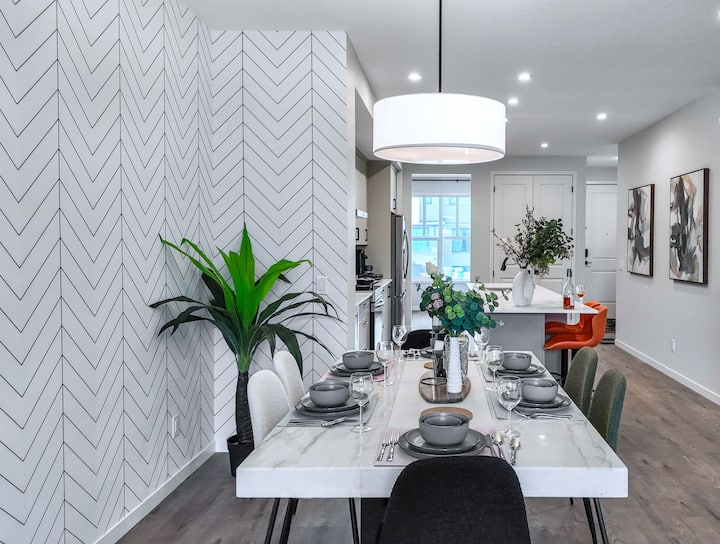 New Modern 5br|3.5ba Home|arcade|nr Banff|sleep10 - Calgary