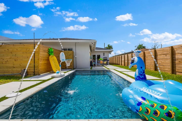 Sleeps 11, 2 King Suites, Pool, Near Everglades - Florida Keys