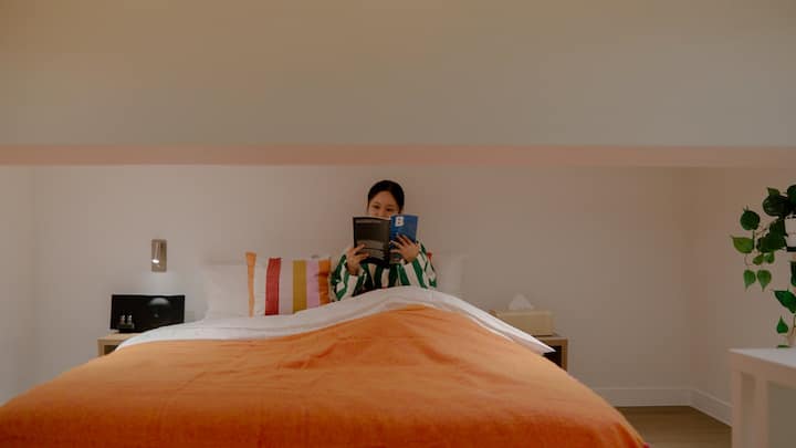 [Apt 호텔 앤 리브 안산 한양대에리카] 뮤직 #퀸베드 #스마트Tv #복층구조 - South Korea