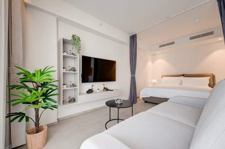 Mercury 318 - 2x Pool Cards Access & Shopping Mall - Malta