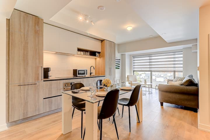 3br 3bath | King Bed | High Park | Gym | Netflix - Toronto