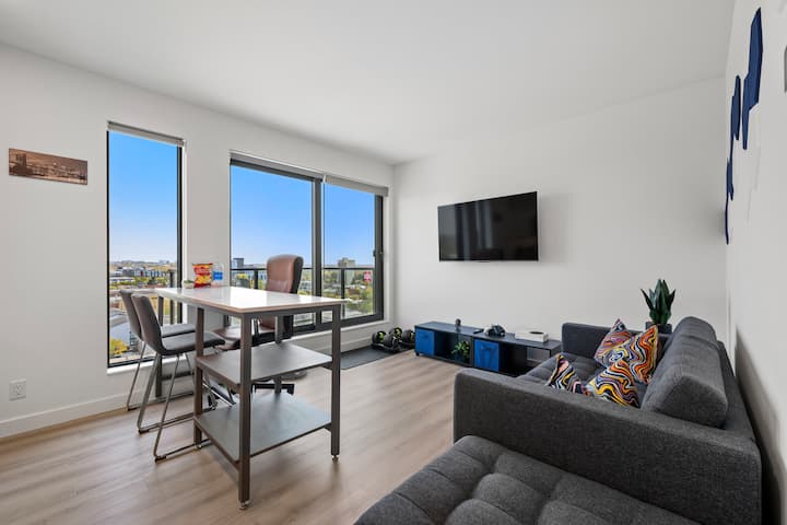 ༄ Vesper Top Floor Suite•free Parking•bridgeland - Calgary