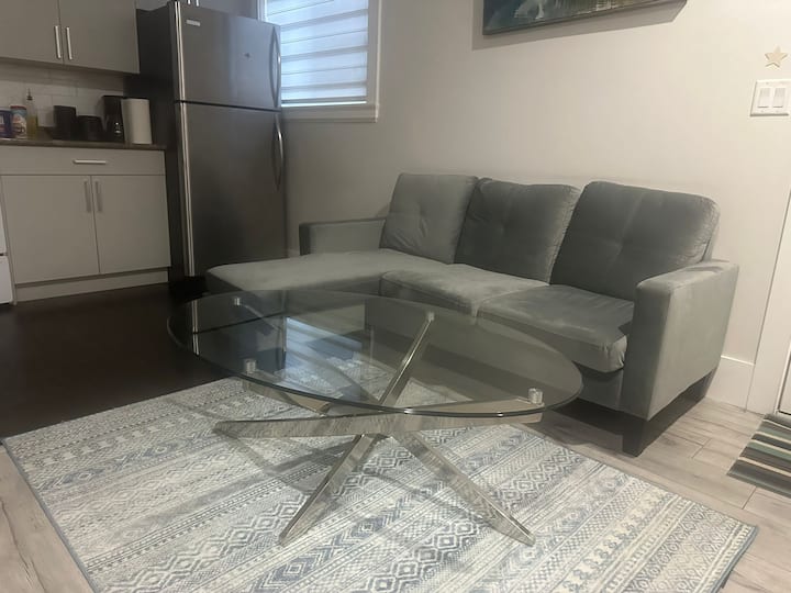 Lovely 1br Suite With Ac In Surrey - New Westminster