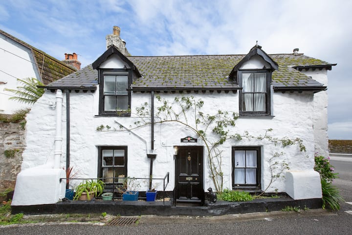 Grade Ii Classic Cornish Cottage With Sea Views - Mousehole