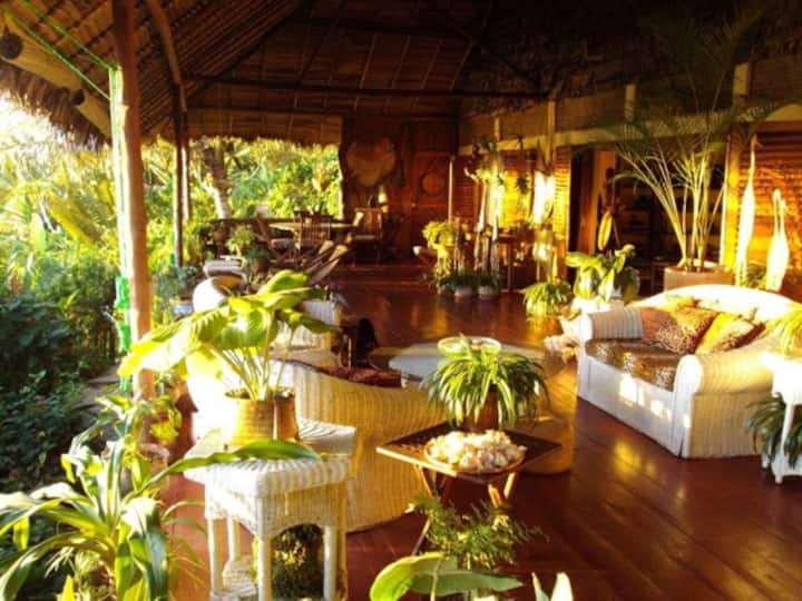 Magnifique Maison Entourée D'un Jardin Luxuriant - Madagascar