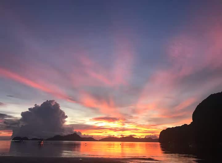 Beach Front Sunset Suite El Nido Palawan - El Nido