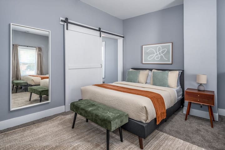 Walnut Hills By Uc+sleeps 7+king|queen Beds+w/d - Cincinnati, OH