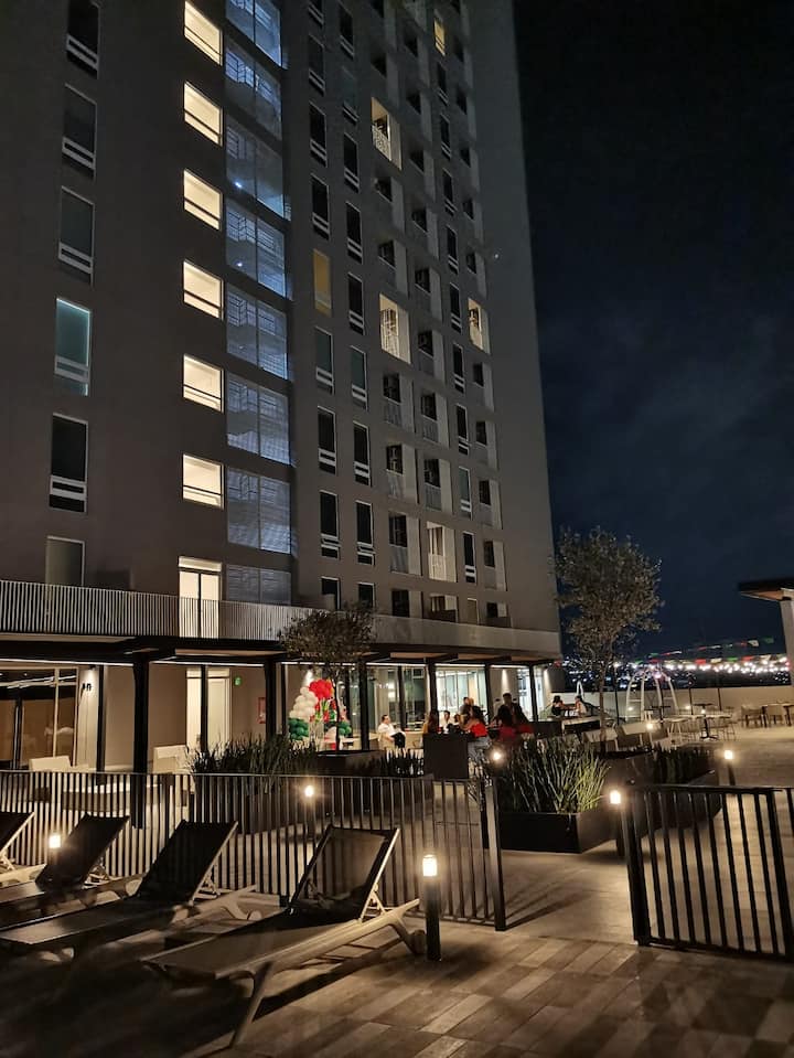 Cómodo Departamento En Chepevera, Zona Obispado - Monterrey