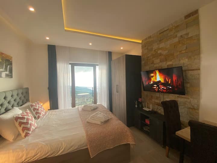 Peak Vista | Balcony • Mountain View • Spa Center - Kopaonik