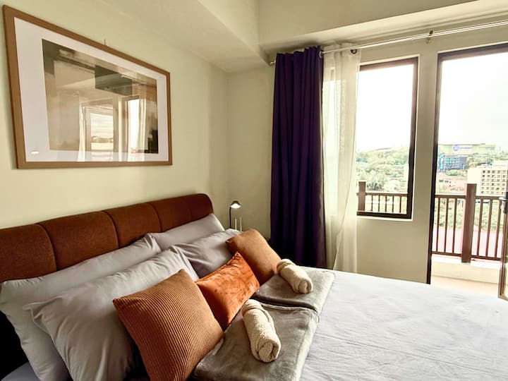 Walk To Sm Baguio 2br Condo W/balcony Free Parking - Baguio