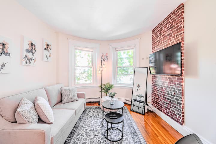 Charming Brookline Apartment Near Coolidge Corner - 布魯克萊恩