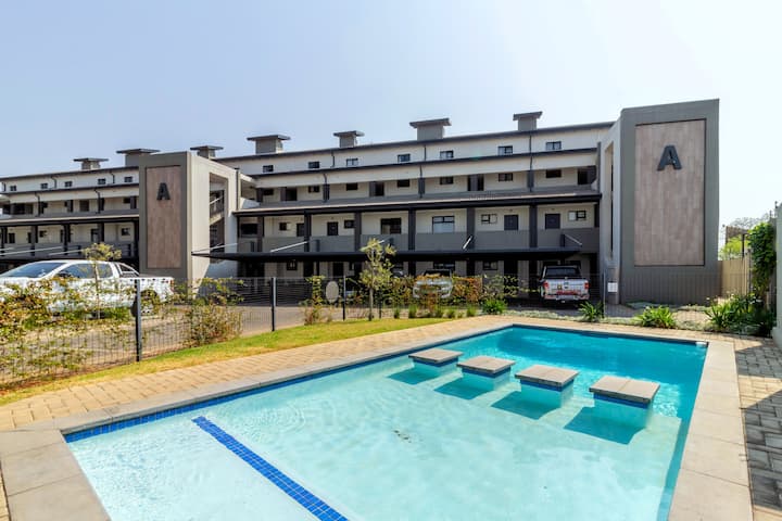 Serene Global Cozy Nook - Lanseria