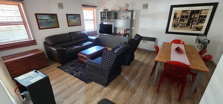 Modern Self-catering Apartment In Upmarket Joburg - Johannesburg