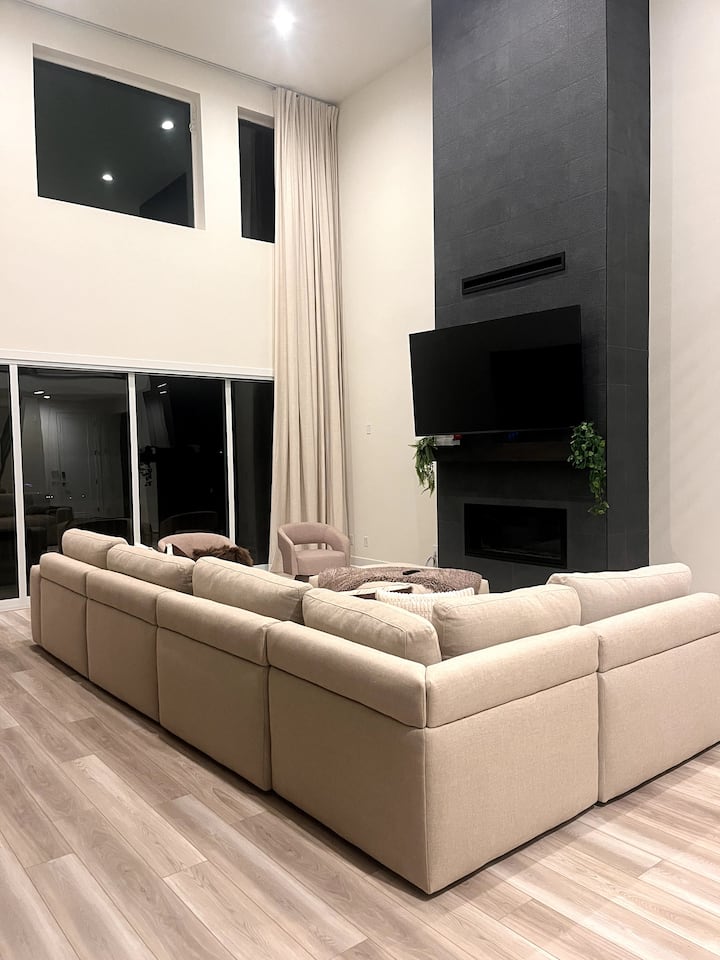 Luxurious Castle Rock Haven | 5 King Beds | Views - Castle Rock, CO