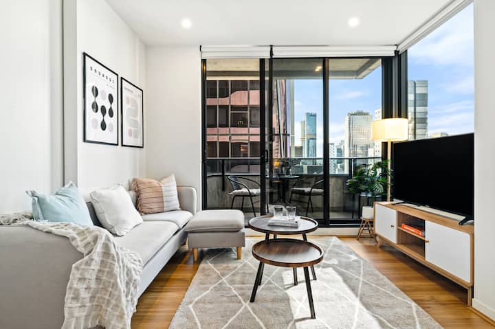 Sky-high 2br In Heart Of Melbourne | Pool+ Balcony - Melbourne