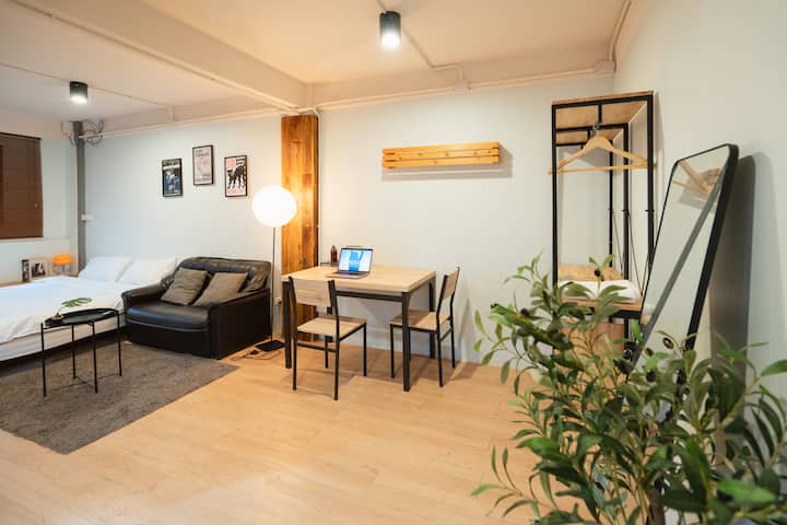 Dec Room At Shine Haus Bangsue 02 - Bang Kruai