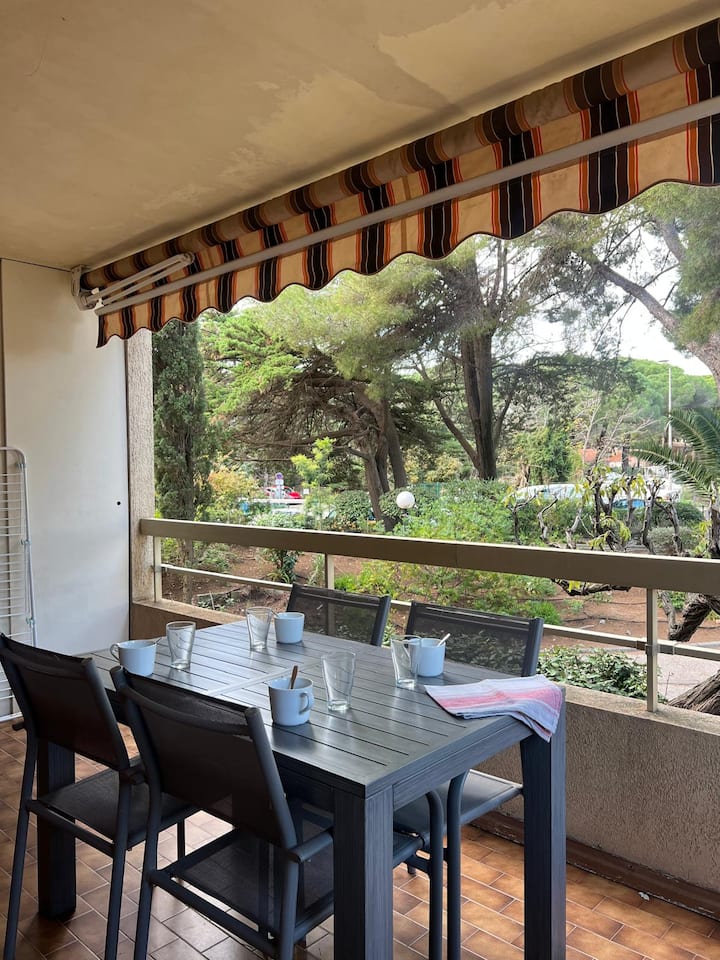 Charmant Appart Avec Terrasse Proche Port - Plage de Porquerolles