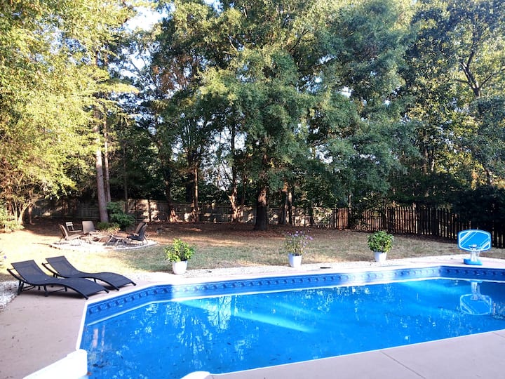 Updated 3br Home W/ Pool & Hot Tub | Pet Friendly! - Charlotte, NC