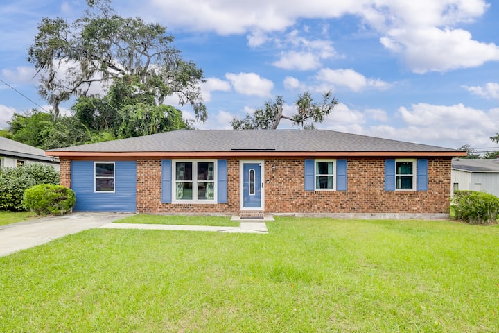 House Of Smurf, Close To Savannah State - Savannah, GA