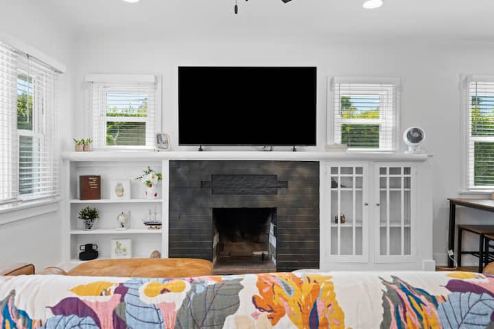 Cozy North Park Craftsman | Winter Getaway - San Diego, CA