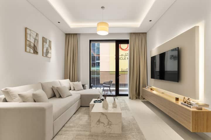 Brand New 2br |Circle Mall View |Great Pool & Gym - Dubai