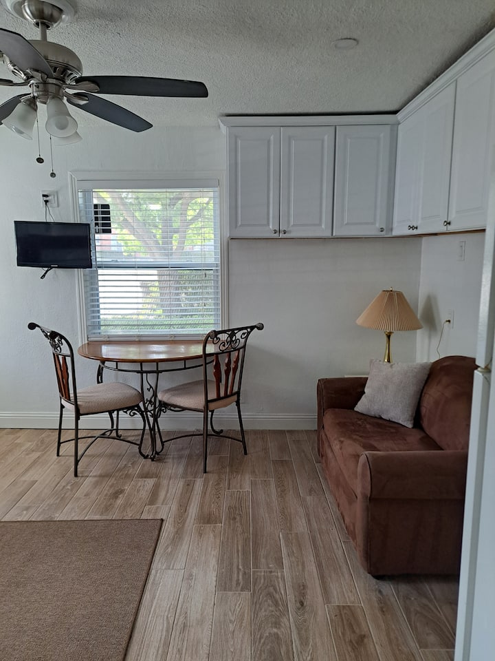 Cozy One Bedroom Apartment Near Stock Yards! - Stop 6 - Fort Worth