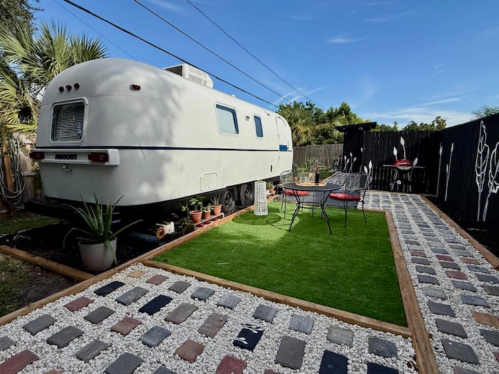 Retro Camper With Private Patio & Outdoor Shower - Orlando, FL