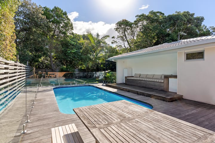 House And Pool, Beachside Suffolk Park - Byron Bay