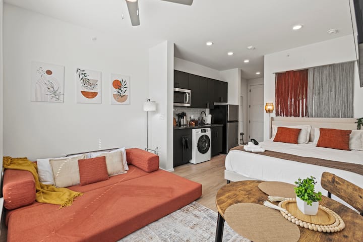 Trendy Bishop Arts | Game Room + Gym + Yoga - Dallas, TX