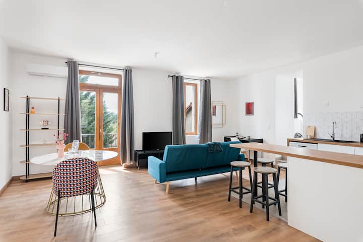 Beige Hospitalité Telli Lumière Et Balcon - Saint-Just-Saint-Rambert