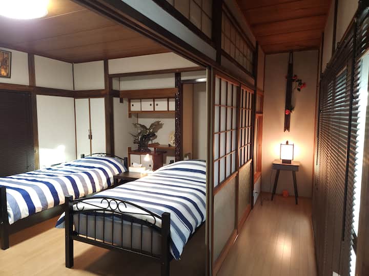 一軒家・最大12名可・高速に近い・24時間スーパー多数あり・無料駐車場付き・庭が広い - Kitakyushu