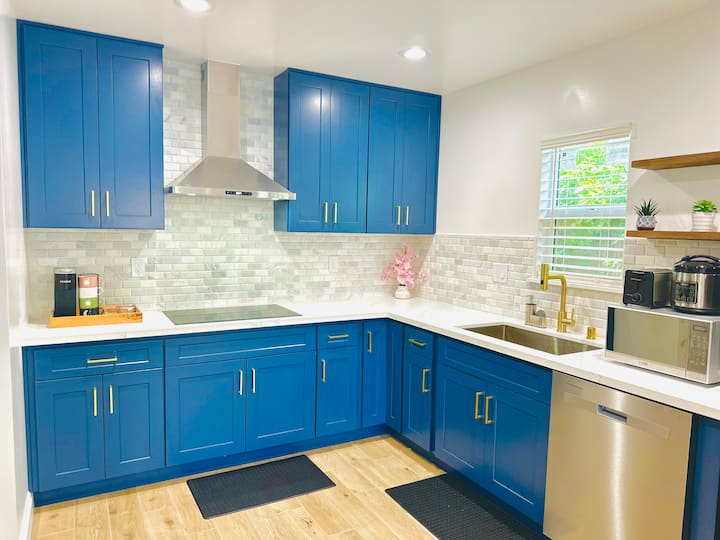 Guesthouse. Csun /La/ Valley. Parking. Wifi - Los Angeles, CA