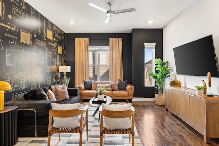 Private Rooftop, Near Vanderbilt, 2 Miles Downtown - Nashville, TN