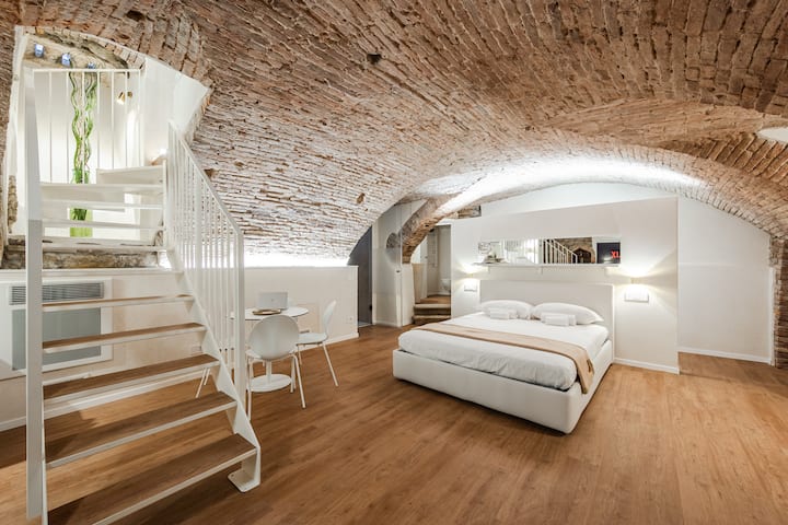 Aria Arena Duplex Suite - Up To 8 Pax - Lake Garda