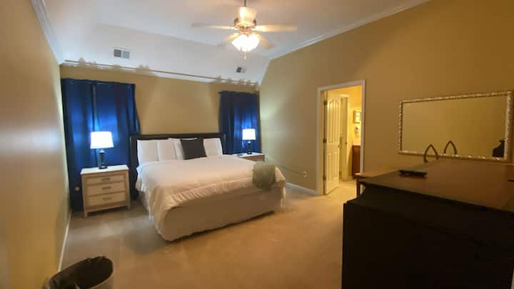 Monthly-stylish 4 Br Home -Close To Stateline - Southaven, MS