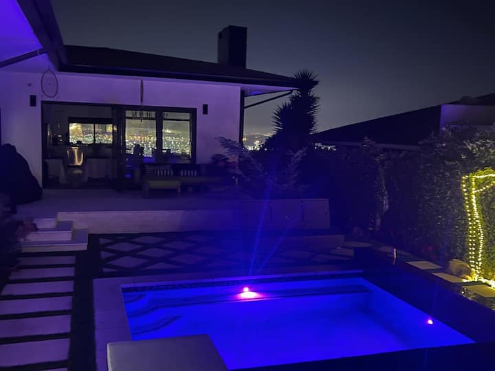 Wake Up To A Beautiful Sunrise And Oceanviews - Rancho Palos Verdes, CA