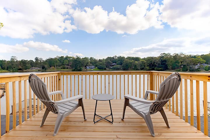 Scenic Lakefront Home | Family, Pets & Comfort - Warner Robins, GA