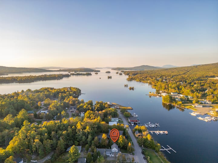 Katahdin View | Downtown, Dog Friendly, Sleeps 14 - Greenville, ME