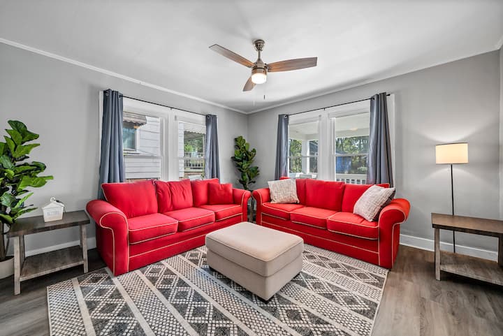 Urban 2br Bungalow | Fire Pit + Near 5 Points - Sesquicentennial State Park, Columbia