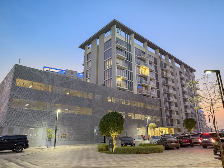 Spacious 1br For 2 Guests W/ Pool/gym & Wifi - Dubai