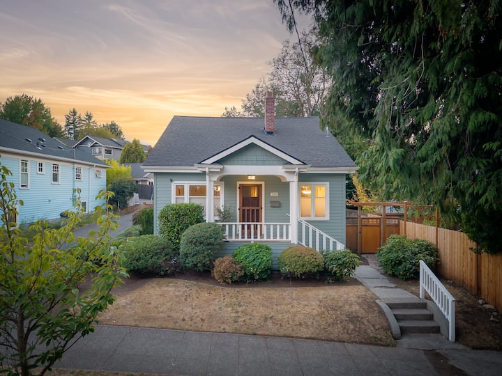 5br Dog-friendly Home Steps To Green Lake - Seattle, WA