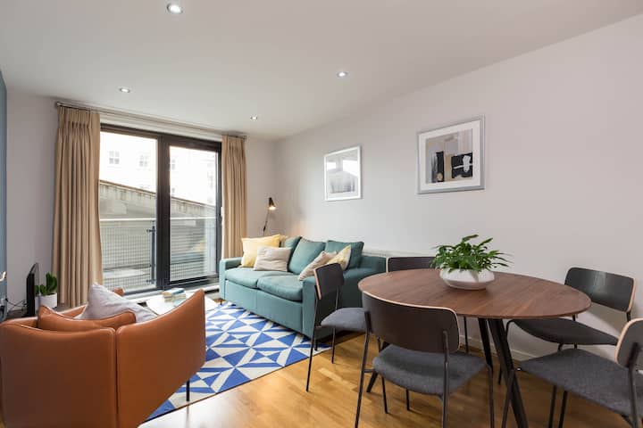 Native Waterloo, Two Bedroom Apartment - Londra